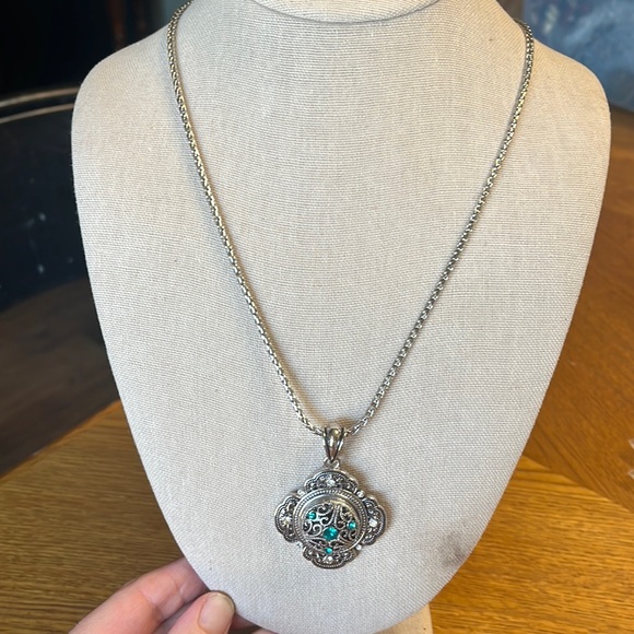 Ginger Snap | Jewelry | Ginger Snap Necklace With Extra Snaps | Poshmark